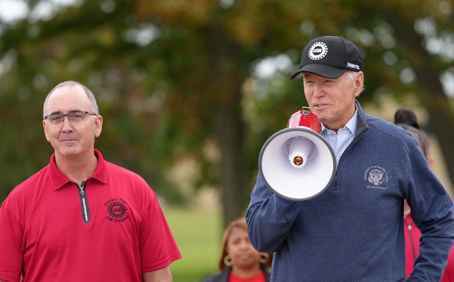 Biden spent 12 minutes at the UAW picket line, 87 seconds speaking ...