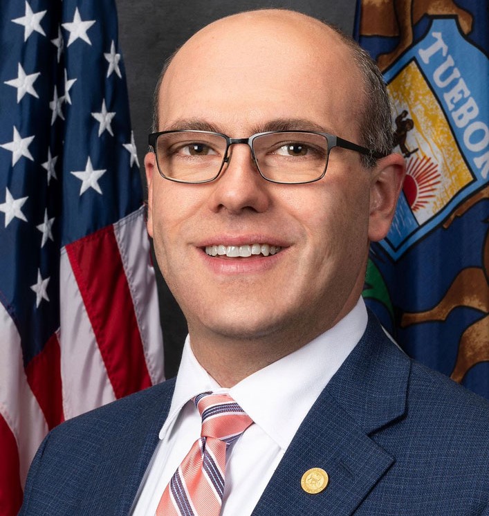 Senate bill would turn public workers’ personal info over to unions ...