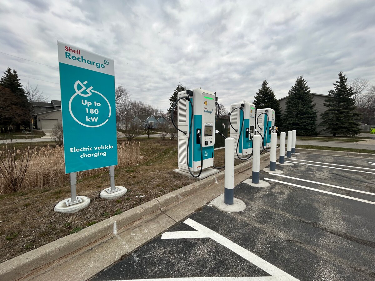 Michigan needs to spend $1B on EV chargers, study says – Michigan ...