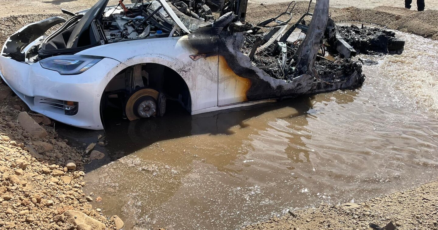 Michigan firefighters dumped 3,000 gallons of water on burning Tesla ...